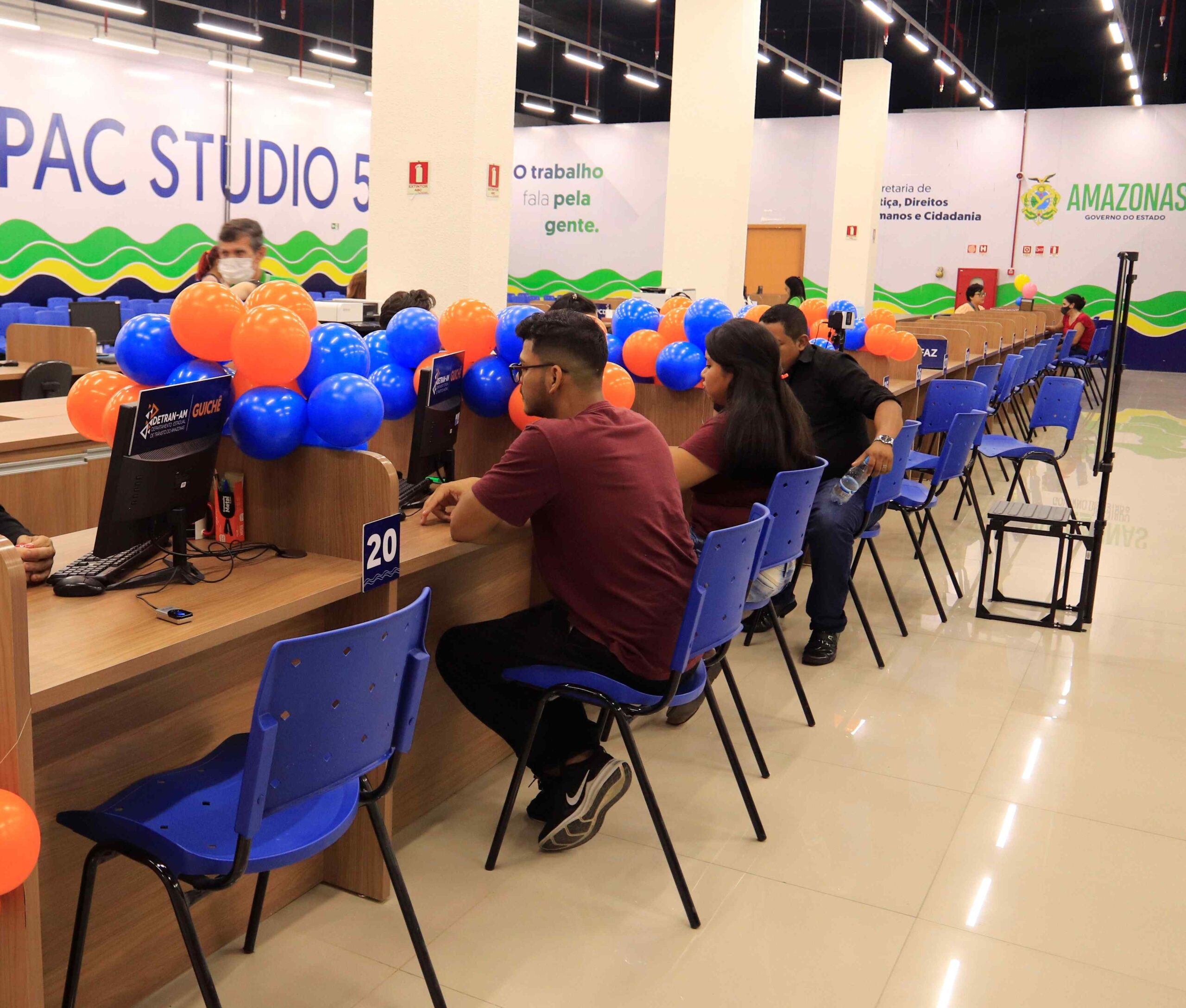 Em parceria com a Polícia Federal, Governo do Amazonas abre posto para ...